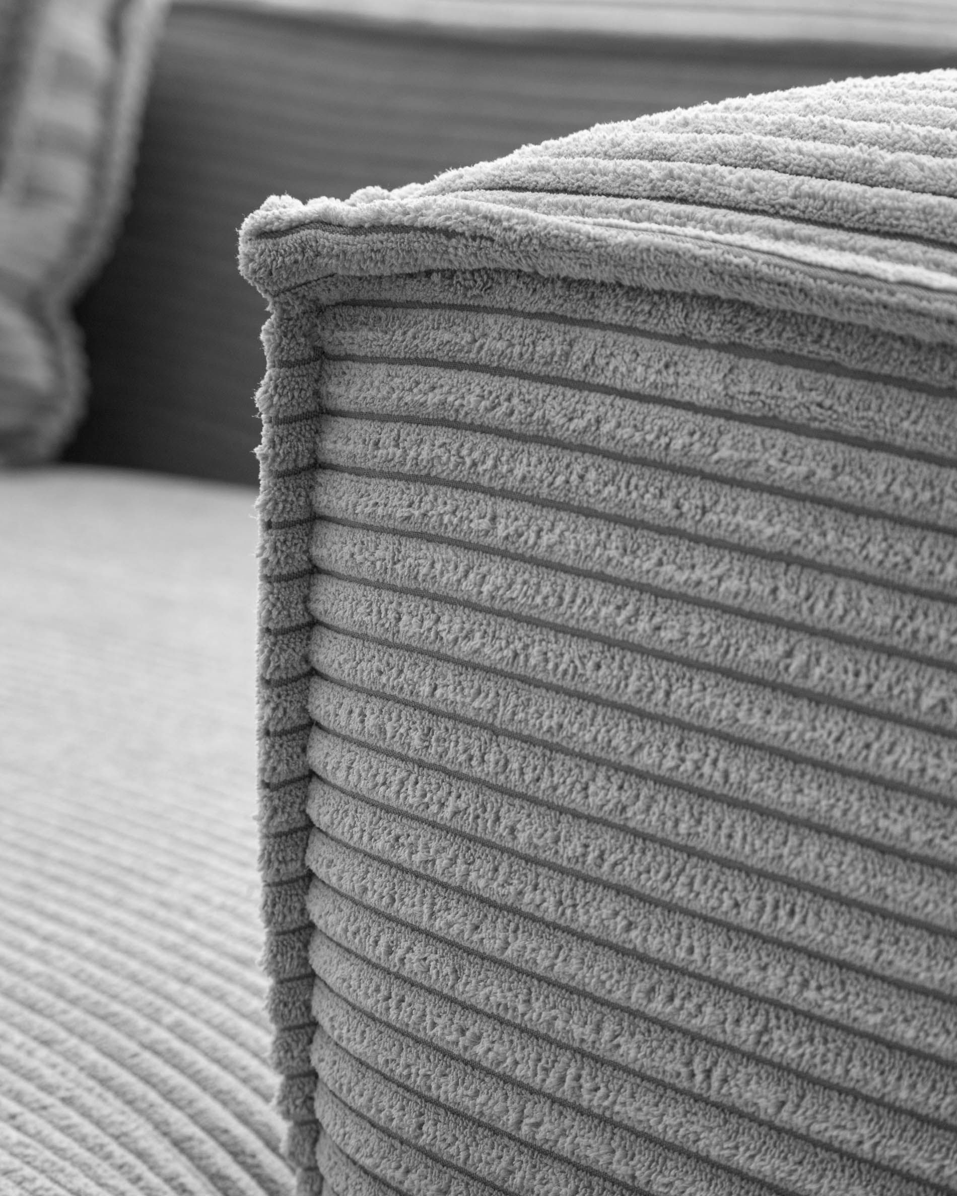 Kave Home Blok hoekzetel grijs corduroy ribfluweel