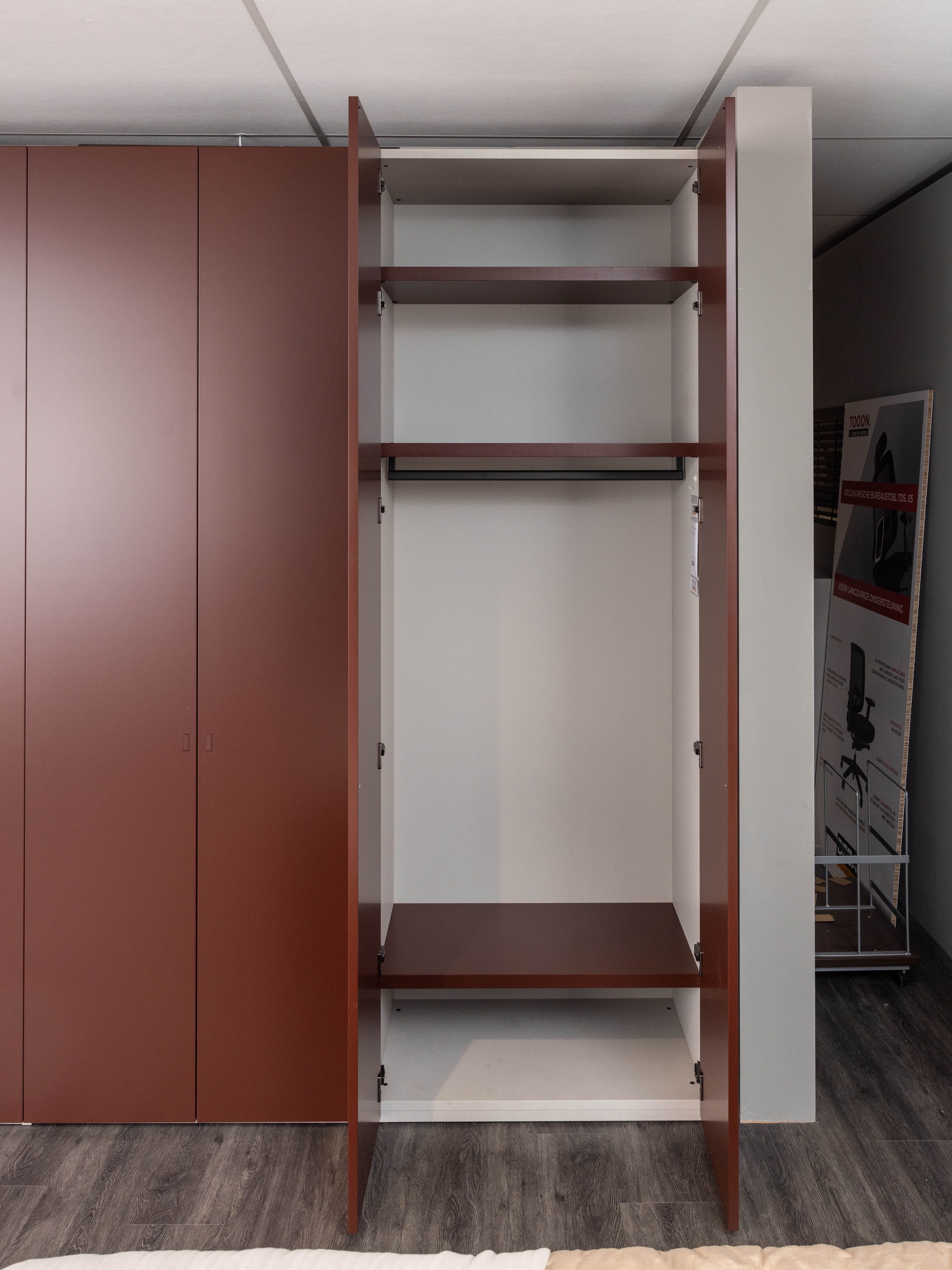 Novamobili Night Collectie draaideurkast mat mogano rood B272,5 x D58,2 ...